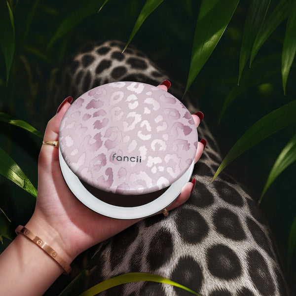 TAYLOR Compact Mirror with LED Lights | Fancii & Co.